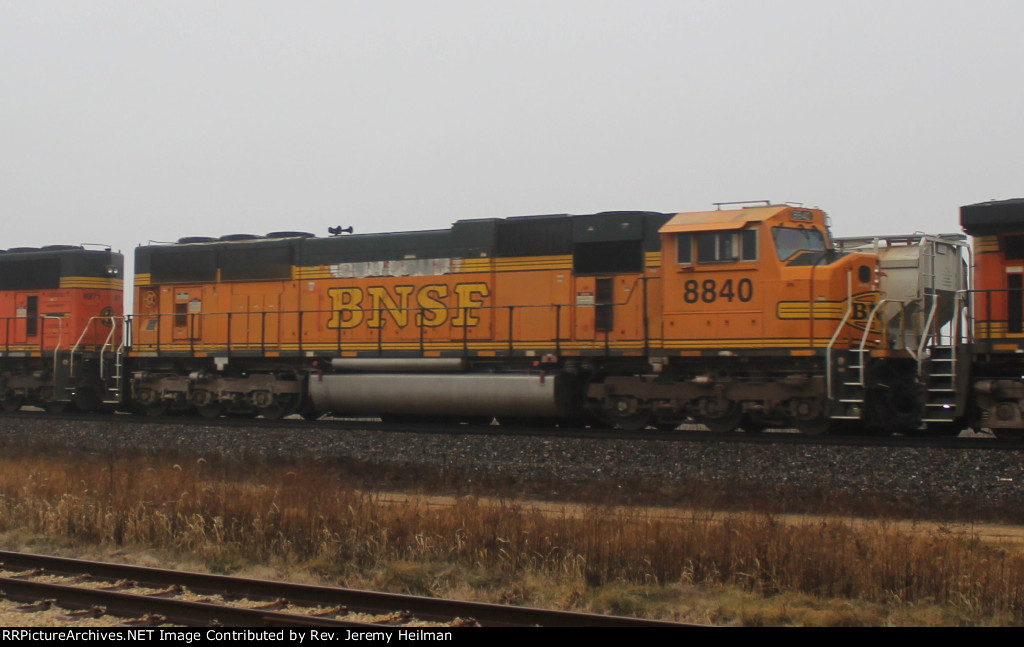 BNSF 8840 (1)